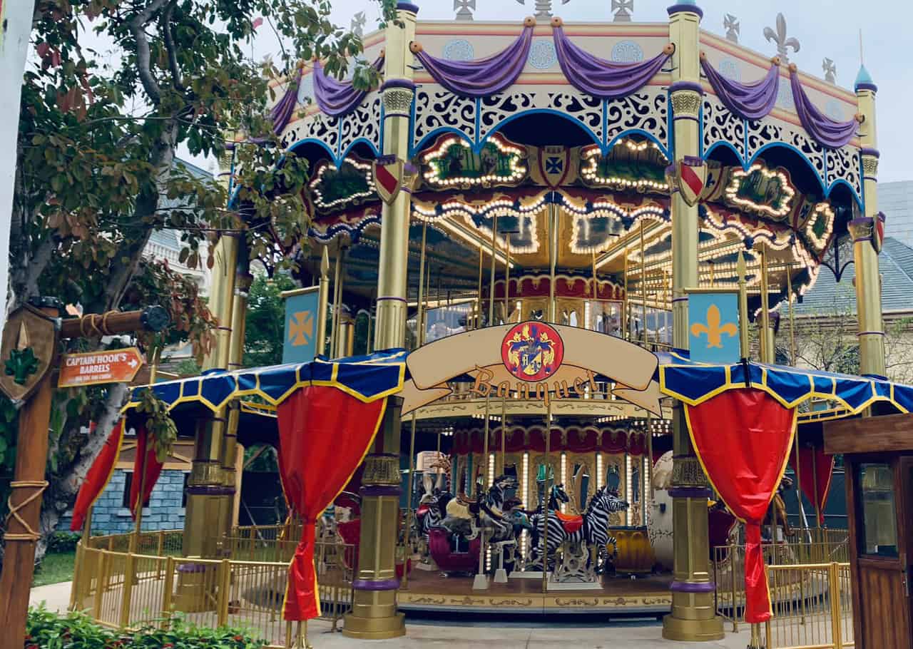 Carousel – 10 Meter Double Decker - Intermark Ride Group
